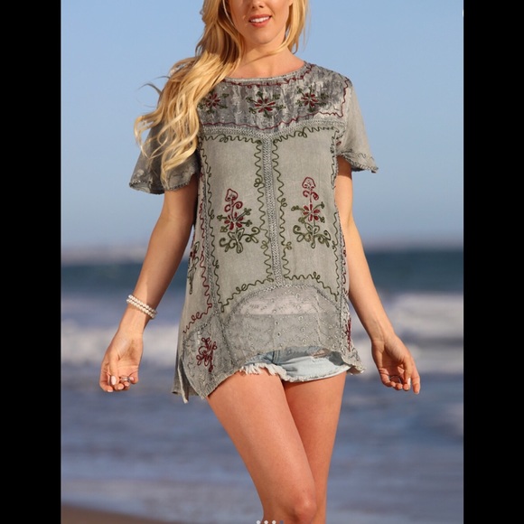 Ananda Design | Tops | New Gray Floral Embroidered Tunic One Size 2 ...